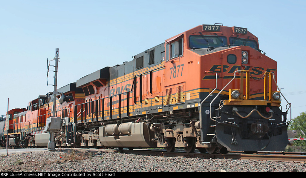 BNSF 7877
